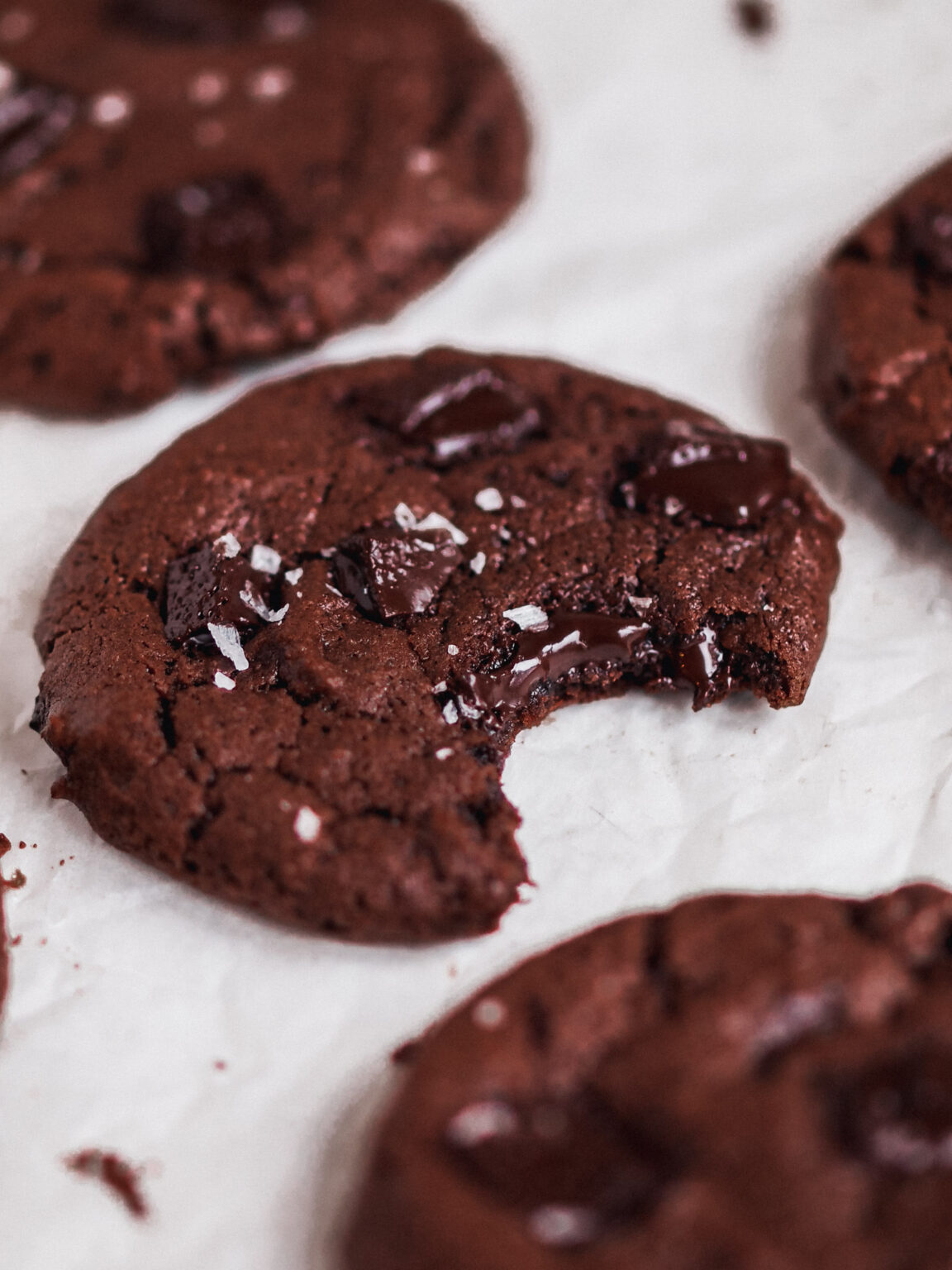 Single Serving Fudgy Vegan Tahini Brownie Cookies / Kladdkaka Kakor ...